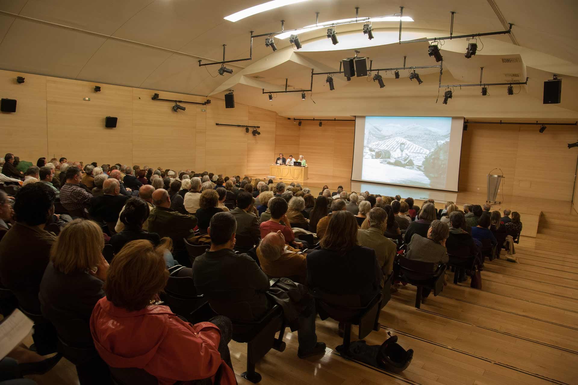 PIREOS 138 - Benaki Museum